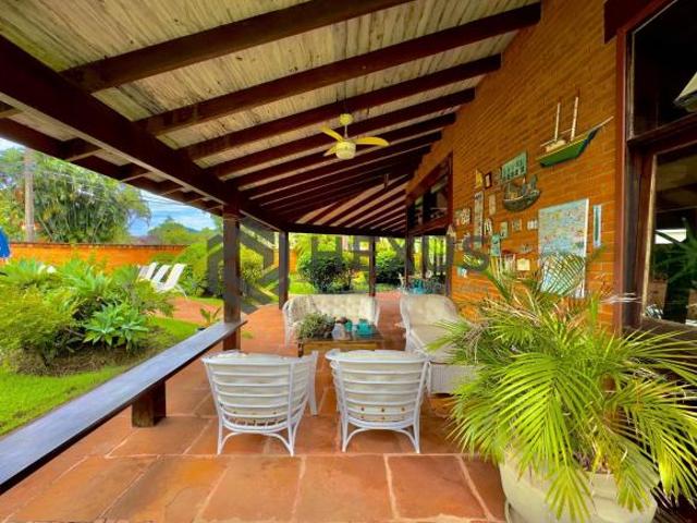 Casa Rústica com piscina e área gourmet no Jardim Acapulco, Guaruja
