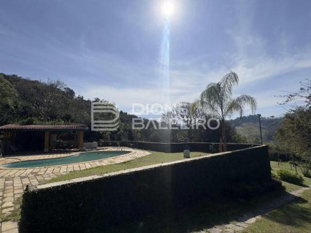 Casa Rústica à Venda em Santo Antônio do Pinhal – 80.000m²