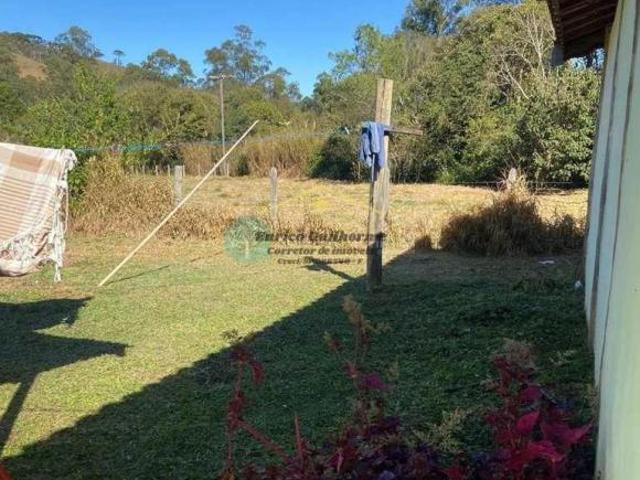 Casa Rústica em Terreno de 3.000 m² com Riacho e Mata Nativa