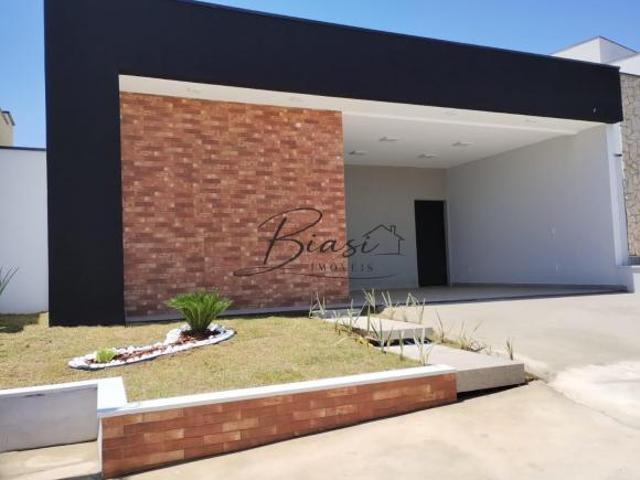 Casa recém construída Condomínio Reserva do Vale 04 dormitórios sendo 01 suíte máster Área Go