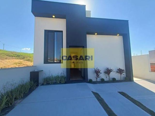 Casa recém construida á venda, com 3 dormitórios sendo 1 suíte, Residencial Reserva dos Ipês em Boit
