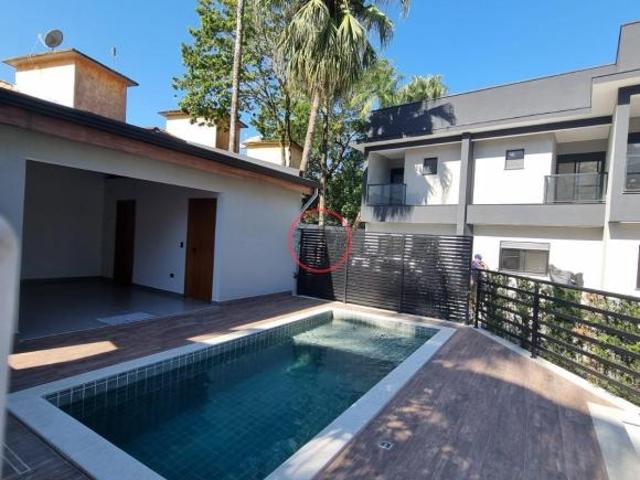 CASA RECEM CONSTRUIDA DENTRO DE CONDOMINIO NOVO EM BOISSUCANGA COM 5 SUITES, QUINTAL E 3 VAGAS