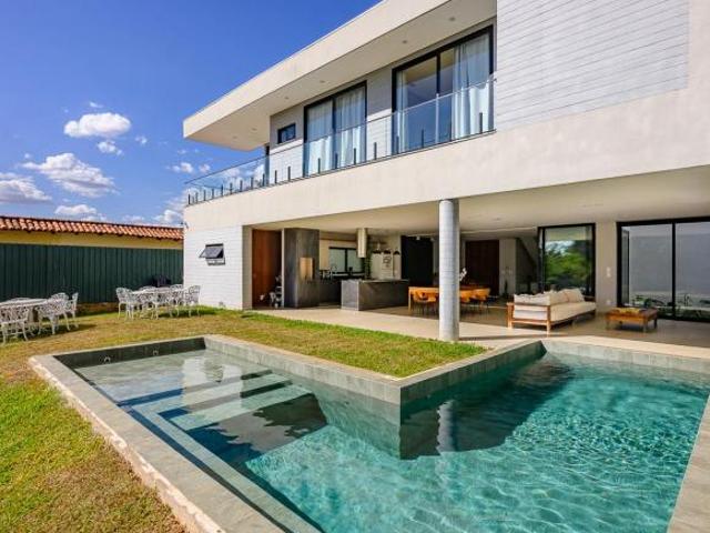 CASA RECÉM CONSTRUÍDA E COM VISTA PARA O LAGO!