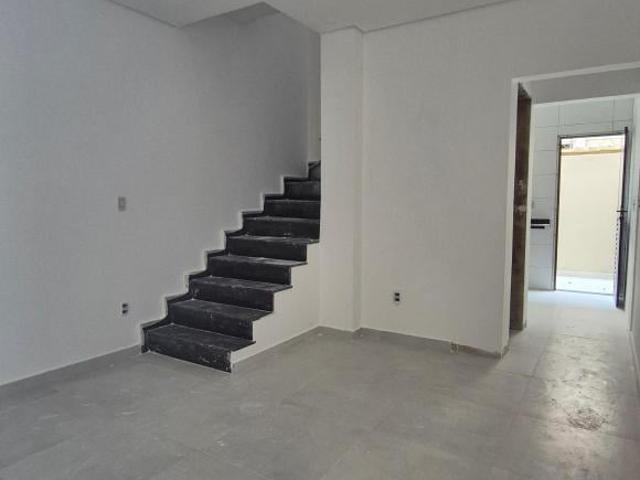 Casa Recém entregue, a 300 metros do mar, próximo a comércios e tudo!
