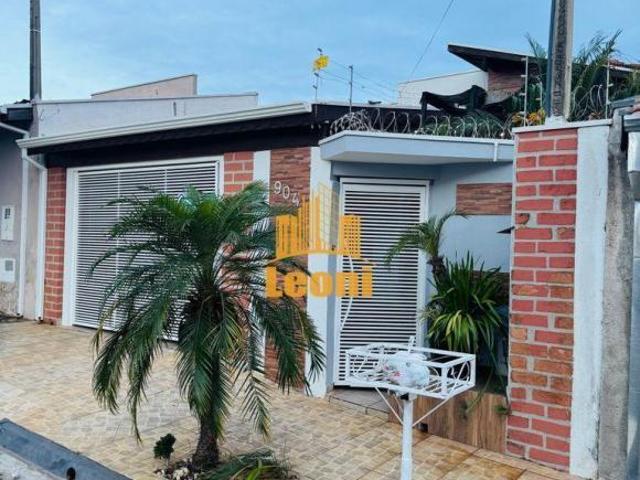 Casa recém reformada com muito porcelanato e belíssima decoração