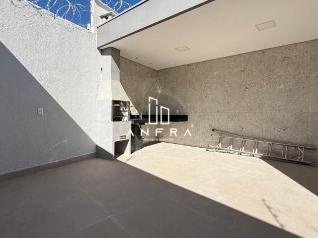 Casa recém reformada no bairro Masterville em Sarzedo