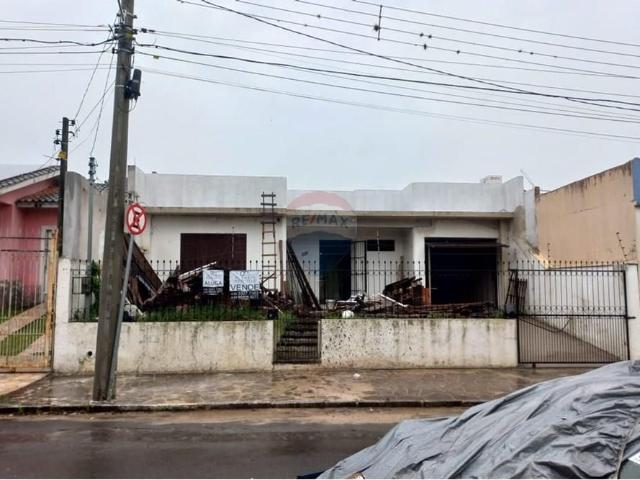 Casa recém reformada no Bairro N. Senhora de Lourdes