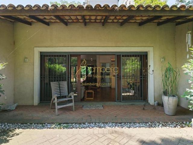 CASA REAL PARQUE COM 5 QUARTOS, 1 SUÍTE E 2 VAGAS 600a.u COM QUINTAL