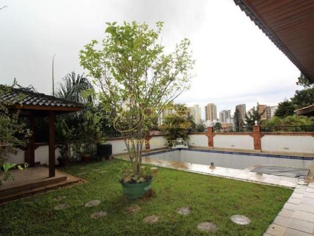 Casa Real Parque 382 M2 3 quartos/ suítes mais um sótão