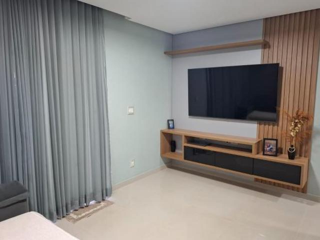 CASA REFORMADA 02 QUARTOS COM SUÍTE