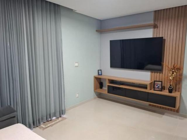 CASA REFORMADA 02 QUARTOS COM SUÍTE