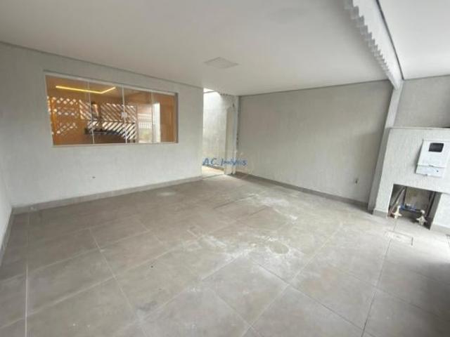 Casa Reformada 2 dorms 2 vagas Pertinho da Praia! Financia!