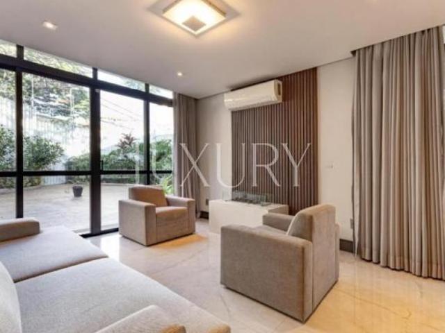 Casa Reformada à venda na Vila Mariana, 283 m², 3 suítes, 3 vagas