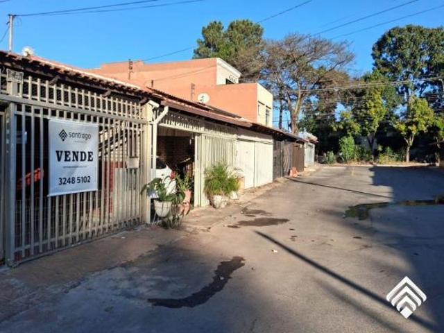 Casa reformada à venda no Núcleo Bandeirante 4 quartos suíte garagem financiamento Brasília armários