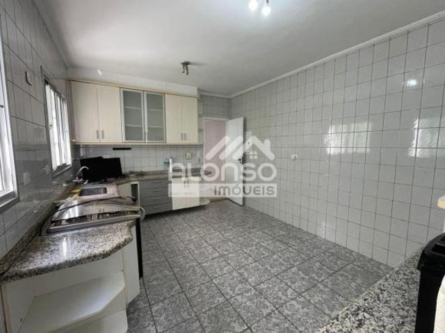 CASA REFORMADA À VENDA NO JARDIM ESTER