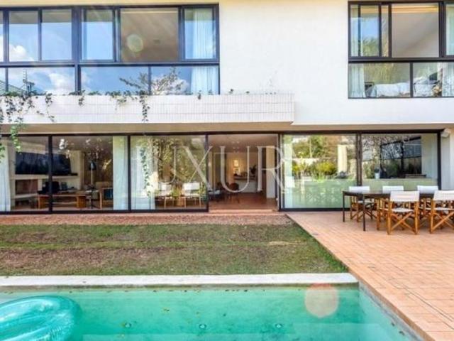 Casa Reformada à Venda no Jardim Guedala, 457 m², 3 suítes, 4 vagas