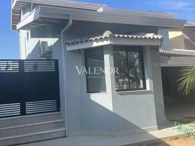 Casa Reformada à Venda no Portal do Paraíso I em Jundiaí 3 Suítes, Piscina e Espaços Amplos