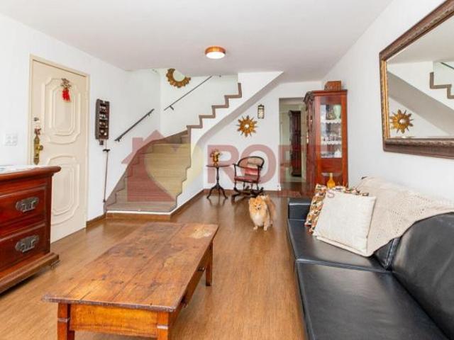 Casa REFORMADA à venda, 144m², 4 quartos, 2 suítes, 2 vagas, Brooklin Paulista, São Paulo/SP