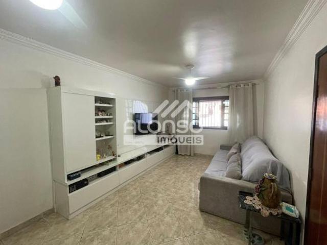 CASA REFORMADA COM 3 SUÍTES, 4 VAGAS PRÓXIMO AO METRÔ VILA SÔNIA