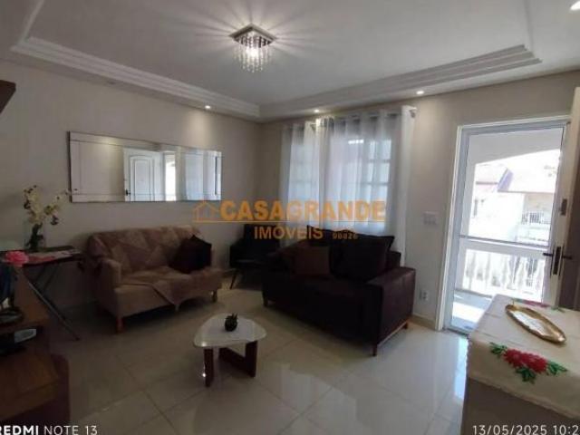 Casa Reformada com 2 quartos à venda, 105m², Vista Verde