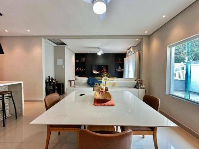 Casa Reformada com Espaço Gourmet à Venda na Praia do Tombo – Guarujá/SP