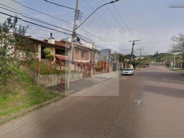 Casa Reformada com Piscina à Venda no Jardim Itu, Porto Alegre | 4 Dormitórios