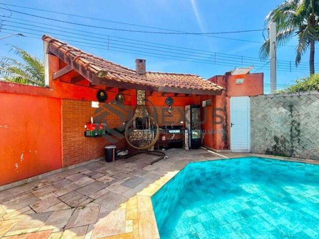 Casa com piscina e área gourmet no Jardim Acapulco, Guarujá