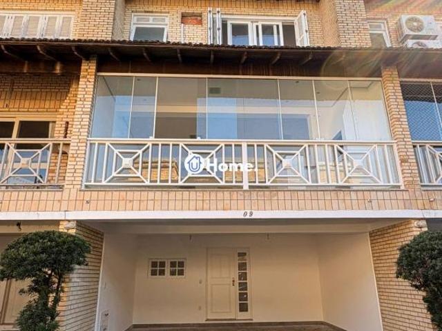 Casa Reformada de 197mq no Condomínio Villa Dei Fiori Bairro Tristeza a venda