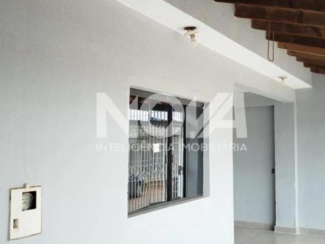 Casa reformada de 3 quartos com laje Aceita Financiamento QNP 28 Ceilândia Sul