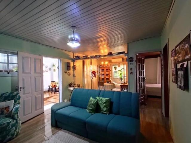 Casa Reformada e Ampla no Bairro Costa e Silva Oportunidade Única!
