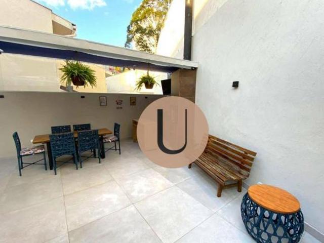 Casa reformada em condomínio fechado! 4 suites, 3 vagas, espaço gourmet! Vila Andrade!