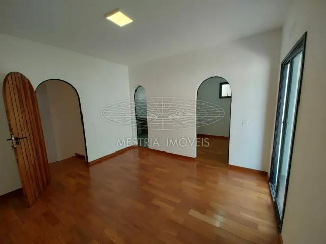Casa Reformada em excelente localização no Jardim Guedala!