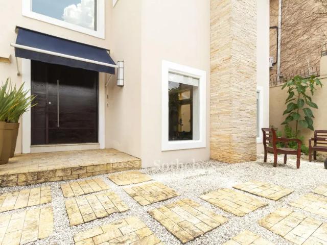 Casa reformada em localização privilegiada