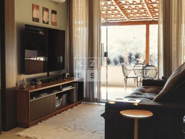 Casa reformada na Vila Planalto com 3 quartos!