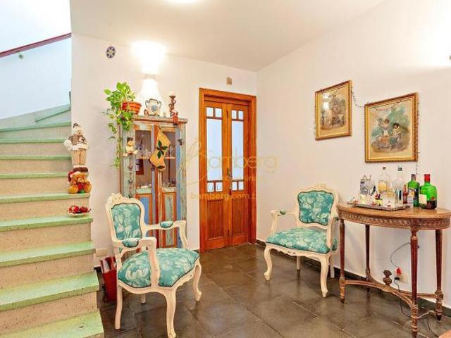 Casa reformada no Jardim Internacional Santo Amaro