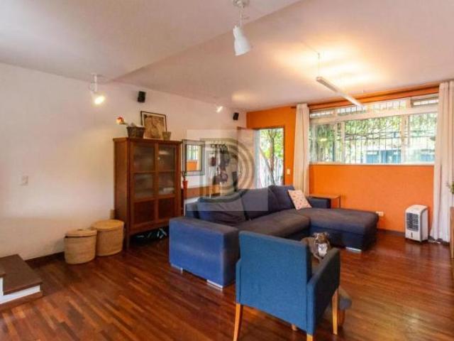 CASA PARA VENDA REFORMADA PRÓXIMA À USP