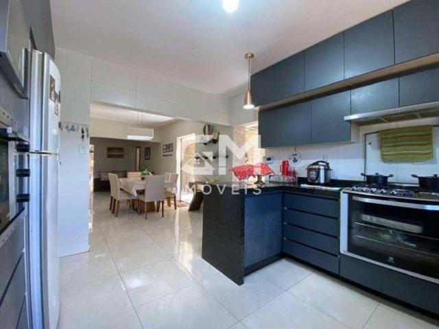 CASA REFORMADA / QUADRA 06 / 4 QUARTOS / 2 SUITES / CHURRASQUEIRA / 61 3595 1212