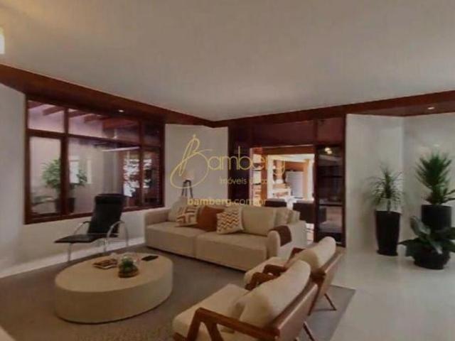 Casa reformadissima! Com 4 suites e 4 vagas