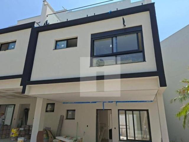 Casa Reserva Hípica com 3 SUÍTES e ROOFTOP à venda, 180 m² Jardim das Palmeiras AO LADO DO PÃO D