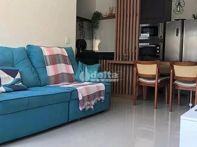 Casa residencial mobiliada com 2 suítes disponível para locação e venda no bairro Cidade Jardim em U