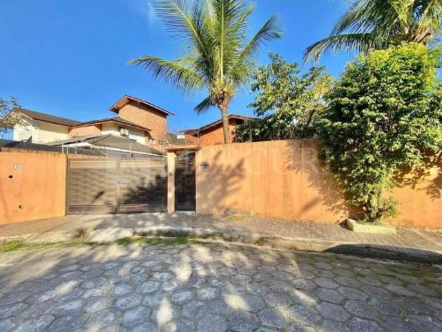 Casa Residencial na Enseada Guarujá com Piscina e 3 Dorms 1 Suíte | Venda R$ 850.000