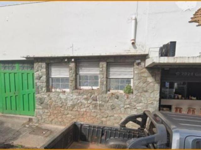 CASA RESIDENCIAL, NA RUA SANTOS DUMONT, N° 336, CENTRO, UBERLÂNDIA/MG. COM TODAS AS SUAS INSTALAÇÕES