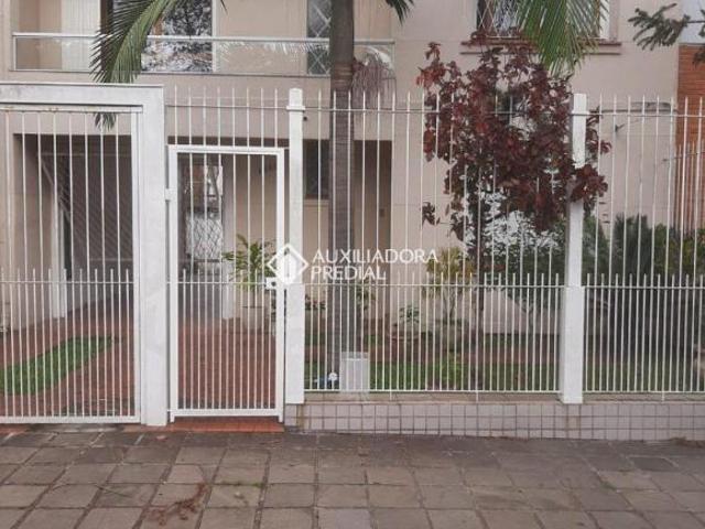 Casa residencial no bairro São Geraldo em Porto Alegre