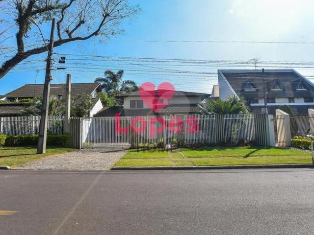 CASA RESIDENCIAL NO JARDIM DAS AMÉRICAS COM 5 QUARTOS 3 SUÍTES 5 Bhs. 5 VAGAS