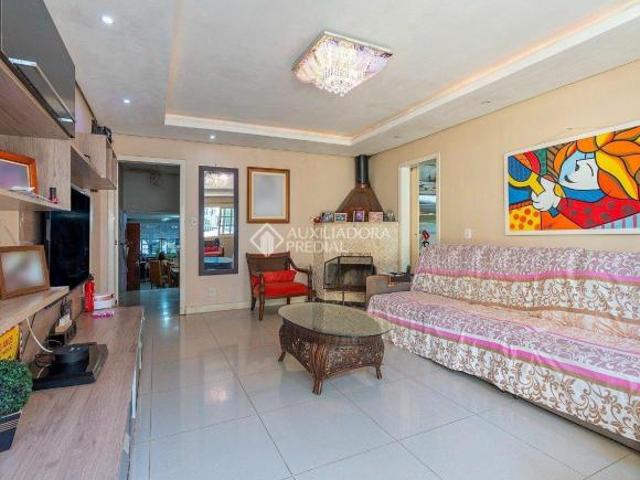 Casa residencial ou comercial com 3 quartos, lareira e churrasqueira no Centro de Canoas