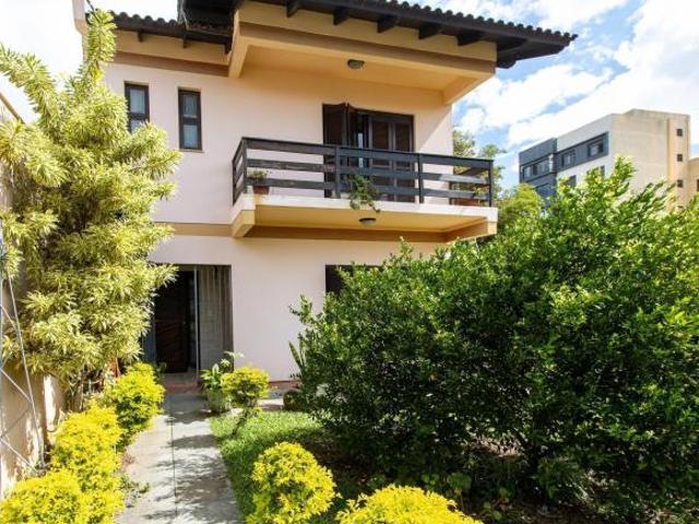 Casa Residencial ou Comercial, com 3 quartos 1 suite, 229m² privativos Bairro Tristeza