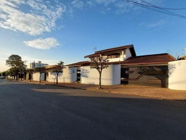 Casa Residencial ou Comercial com 4 dormitórios, 400 m² venda ou aluguel Parque Residencial Vers