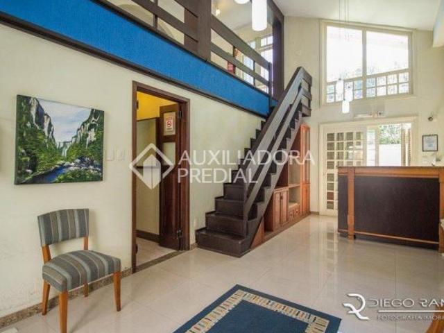 CASA RESIDENCIAL OU COMERCIAL, EM EXCELENTE LOCALIZAÇÃO!