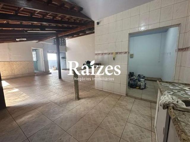 Casa residencial ou comercial no bairro Aparecida