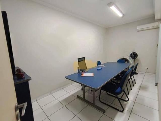 Casa residencial ou comercial no centro com 3 dormitórios à venda, 90 m² por R$ 340.000 Centro R